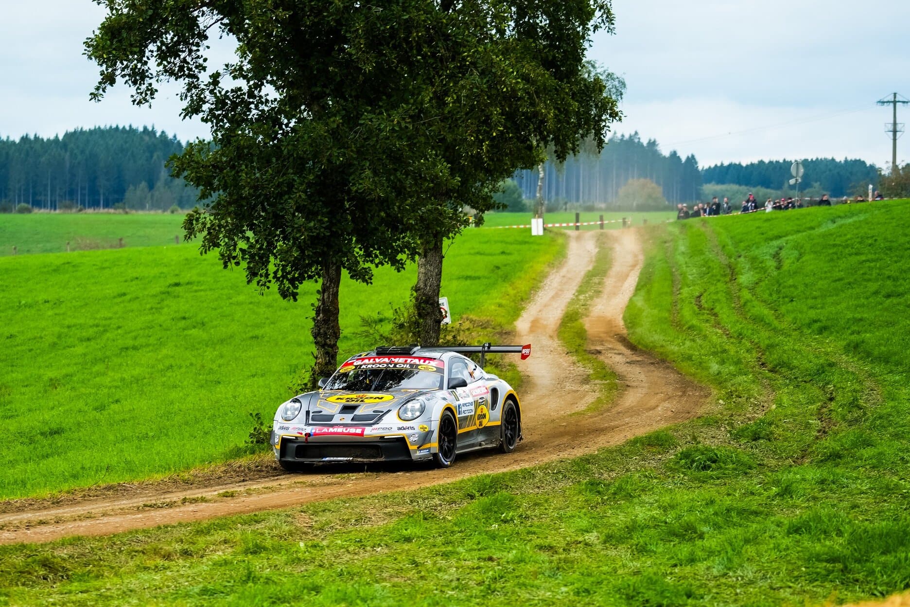 Vier Porsches 992 Rally GT aan de start! - Spa Rally